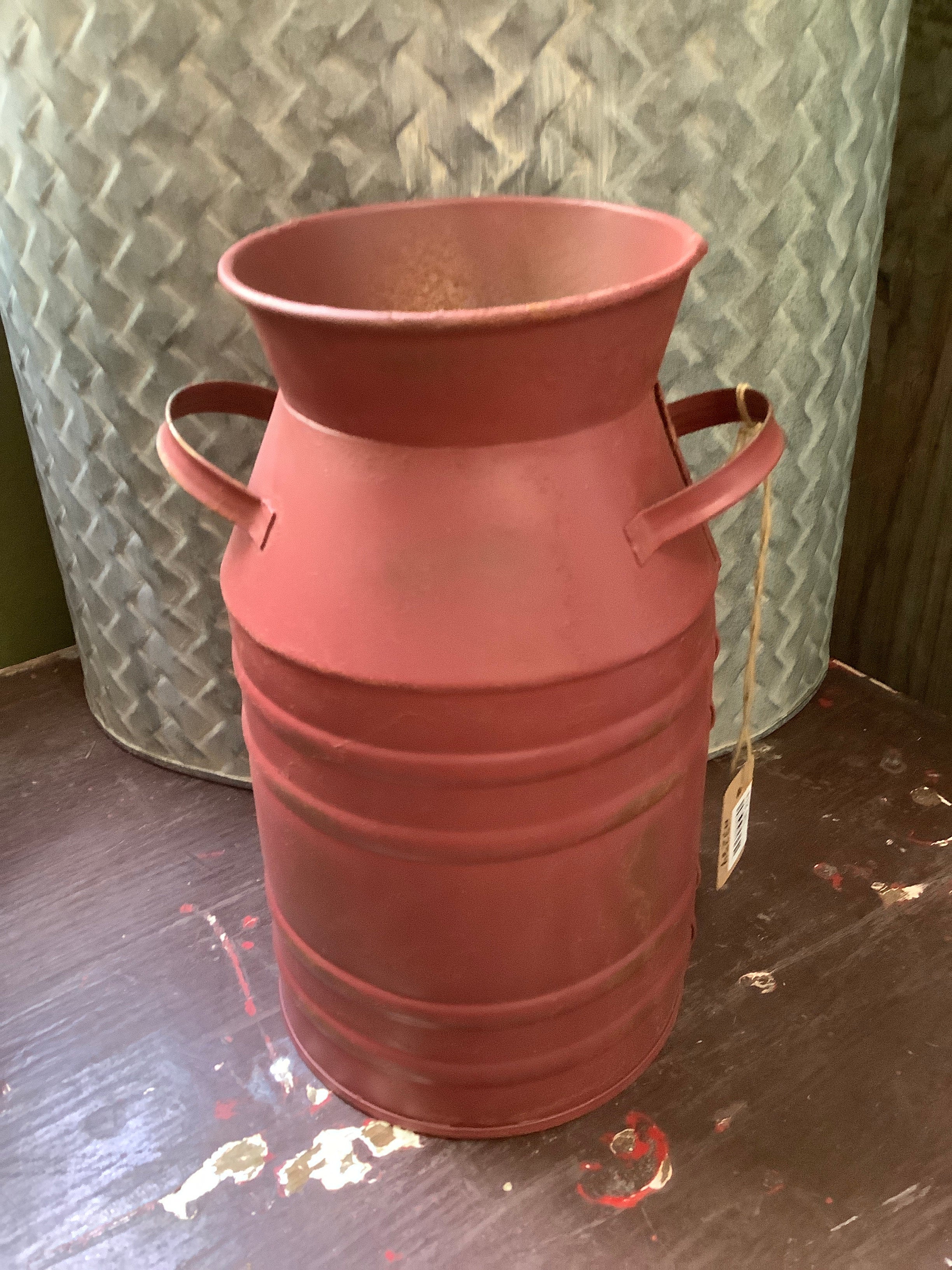 Rusty Milk Can | Primitive Peddler 206 2nd Street SE Independence, Iowa ...